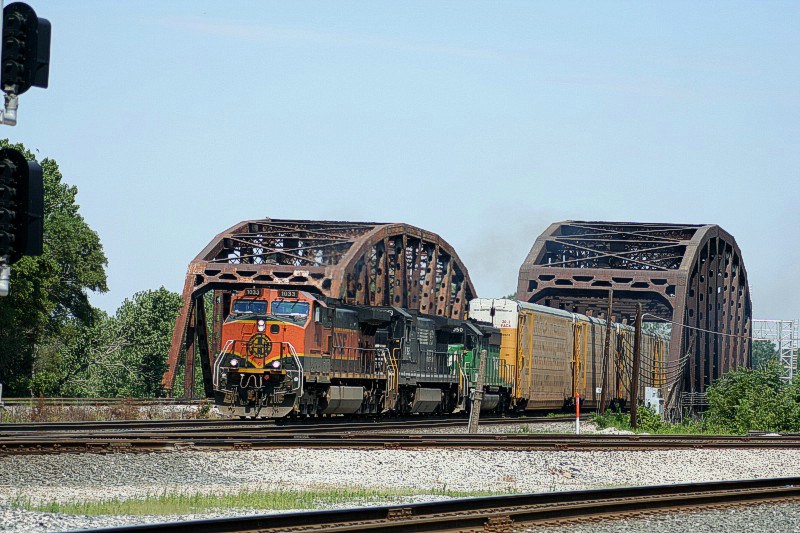 BNSF 1033